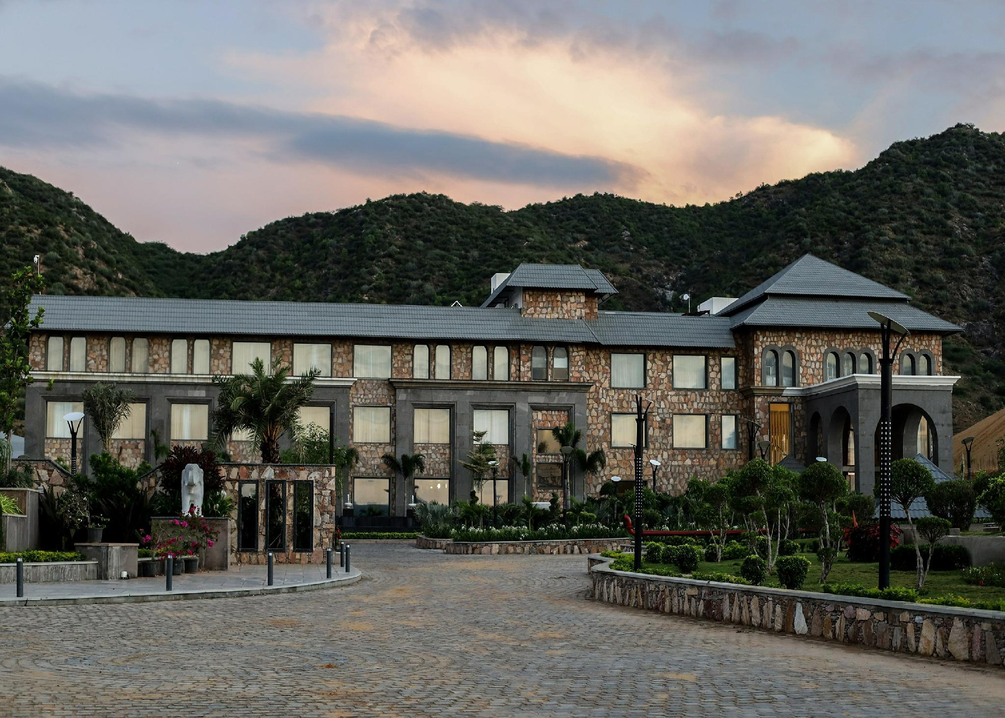 Best Resorts in Pushkar